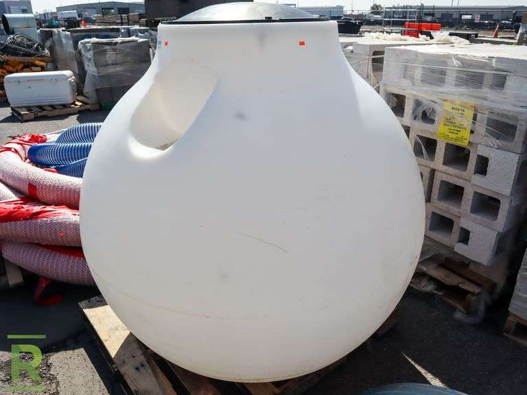 300-Gallon Poly Septic Tank - Roller Auctions