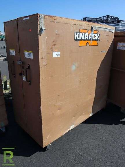 Knaack Clam Shell Gang Box on Casters - Roller Auctions