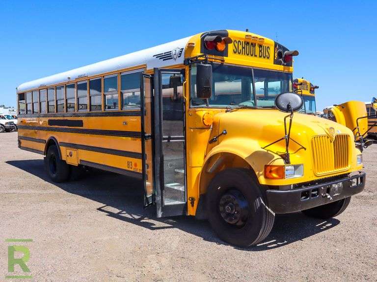 2004 International RWD 65-Passenger School Bus - Roller Auctions