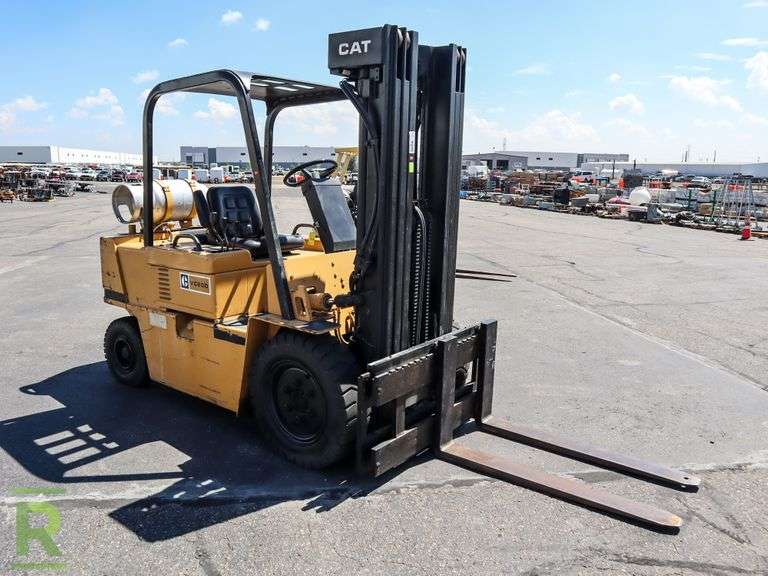 Caterpillar VC60D 6000-Lb Forklift, Propane, 48" Forks, 3-Stage, 173 ...