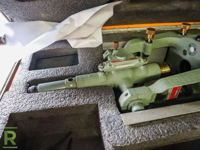 K&E 71-3250 Jig Transit - Roller Auctions