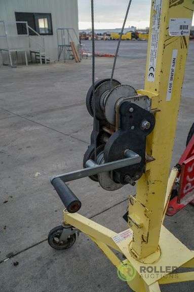 Sumner R0100/R-150 Roust-A-Bout - Roller Auctions