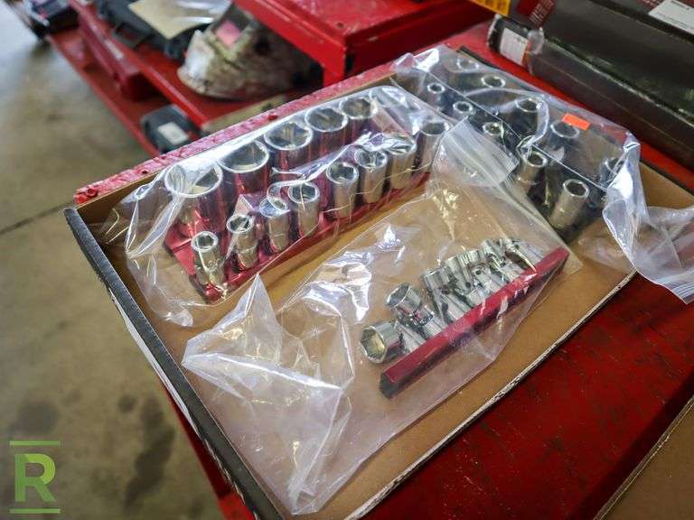 (3) New Mac Tools Socket Sets ( Black Socket Tray - Metric, Red Socket ...