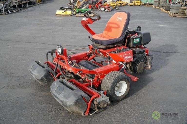 Toro Greensmaster 3050 Ride On Lawn Tractor, Vanguard 18 V-Twin Gas ...