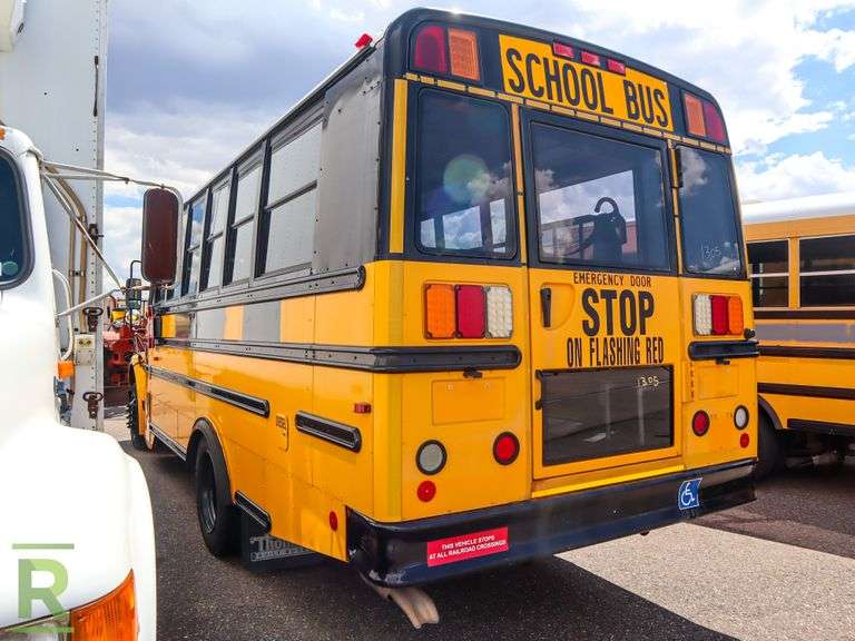 2009 Freightliner Thomas Saf-T-Liner C2 30-Passenger School Bus ...