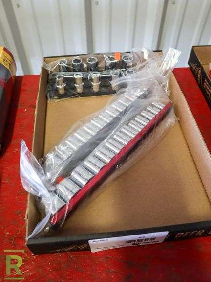(4) New Mac Tools Socket Sets ( Black Socket Tray - Metric, Red Socket ...