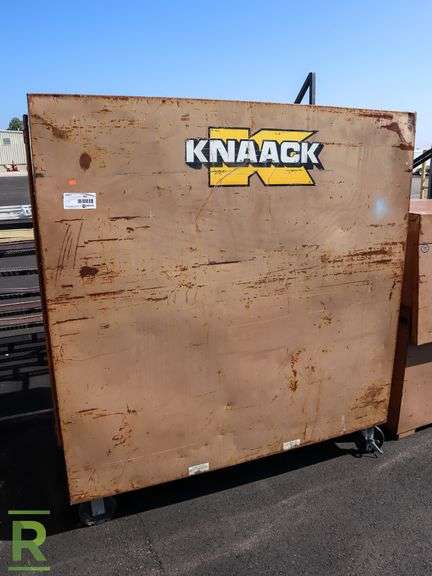 Knaack Clam Shell Gang Box on Casters - Roller Auctions