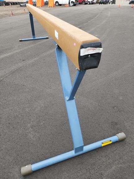 Avai 16' Adjustable Height Balance Beam - Roller Auctions