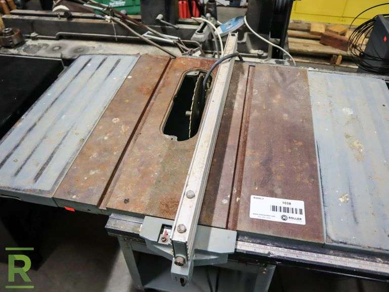 Delta 34-670 10" Table Saw - Roller Auctions