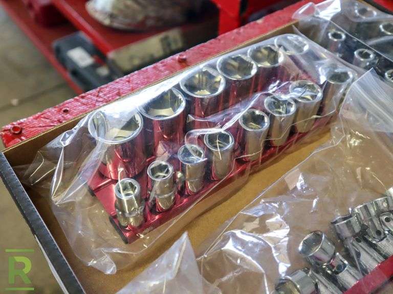 (3) New Mac Tools Socket Sets ( Black Socket Tray - Metric, Red Socket ...