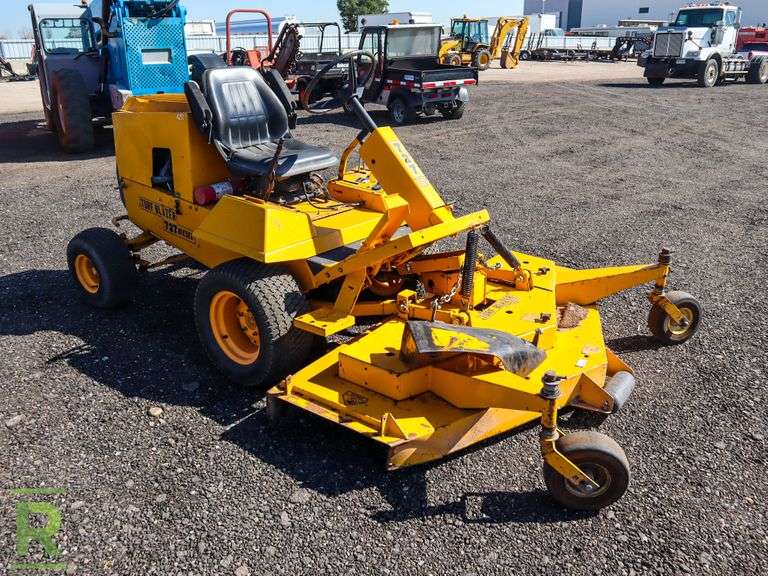 Howard Price 727 Ride-On Mower - Roller Auctions