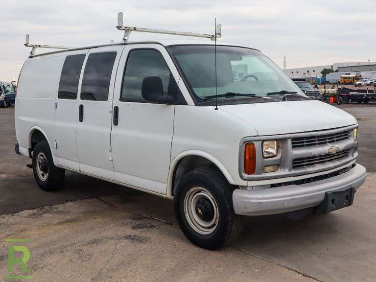 2000 Chevrolet Express 2500 RWD Cargo Van - Roller Auctions