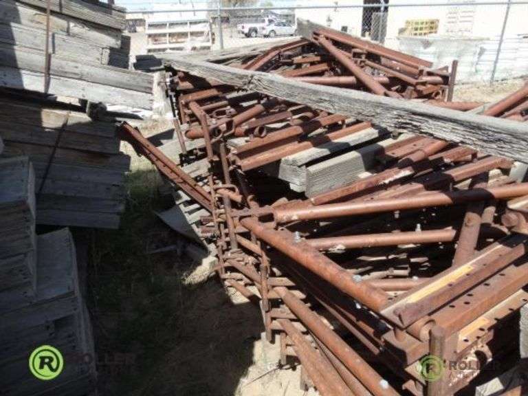 Large Assortment of C49 Overhang Brackets - Roller Auctions