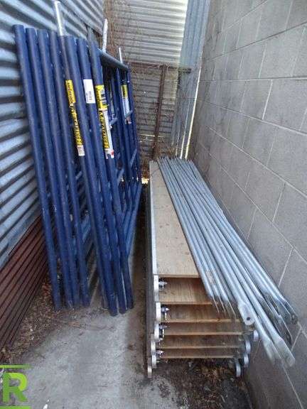 (8) Saferstack Metal Tech Scaffolding Uprights, (6) 7' x 19" Plank and ...