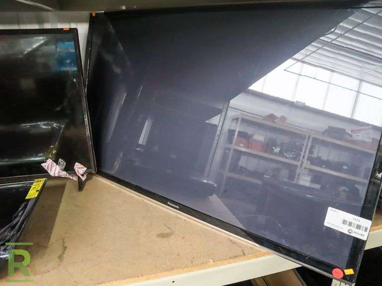 (3) TVs; Panasonic, Element, LG (Cracked Screens) - Roller Auctions