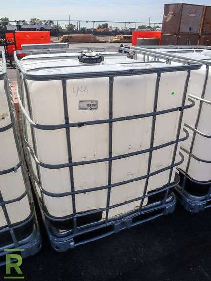 250-Gallon Poly Tank , Food Grade - Roller Auctions