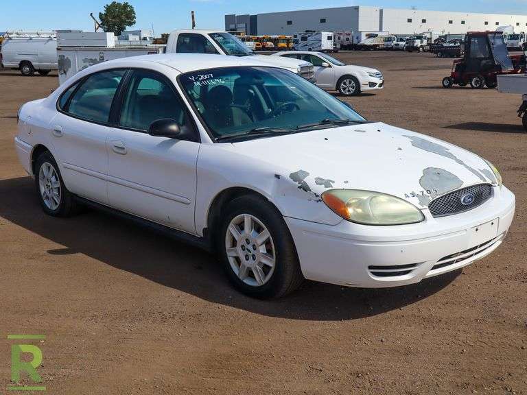 2007 Ford Taurus SE FWD - Roller Auctions