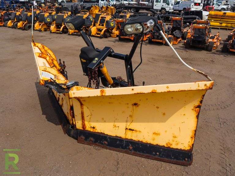 Meyer 100" V-Wing Snow Plow (No Controller) - Roller Auctions