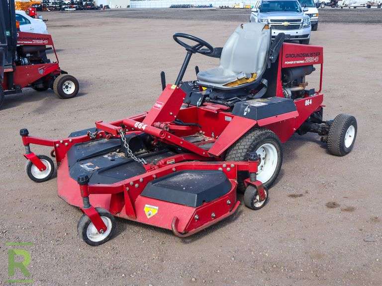 2000 Toro 30795 Groundsmaster 325-D 4WD Ride-On Mower - Roller Auctions
