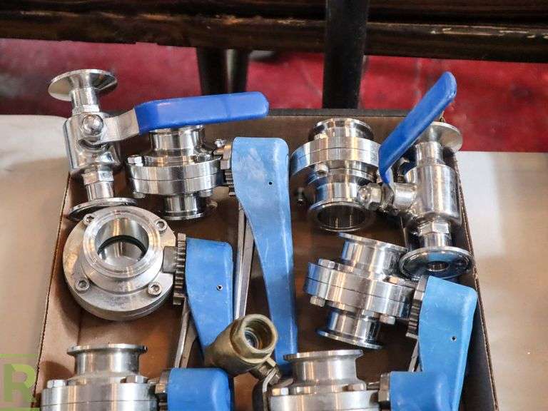 Tray of Valves - Roller Auctions