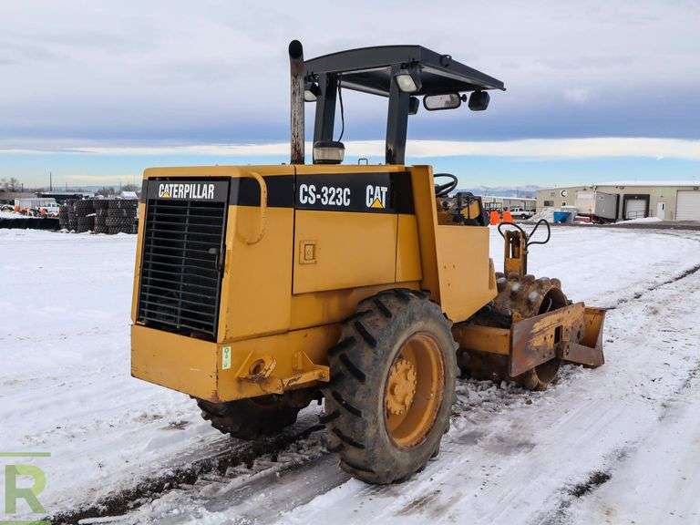 1998 Caterpillar CP-323C Ride-On Vibratory Sheepsfoot Roller - Roller ...