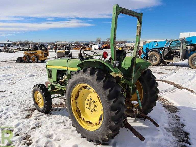 John Deere 950 4WD Tractor - Roller Auctions