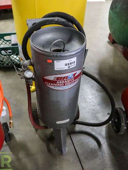 Brut Abrasive Sand Blaster - Roller Auctions