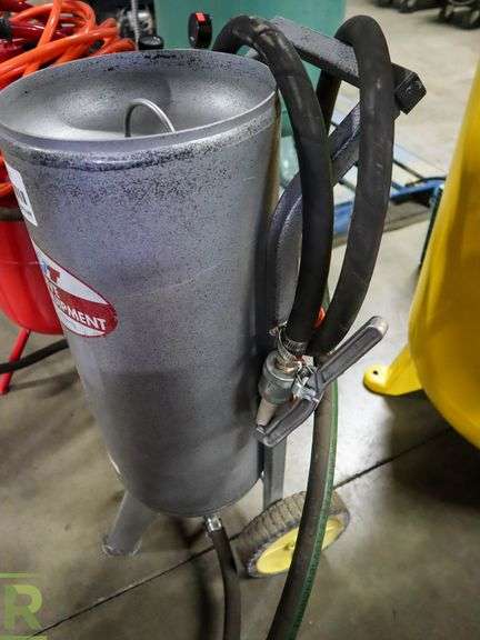 Brut Abrasive Sand Blaster - Roller Auctions