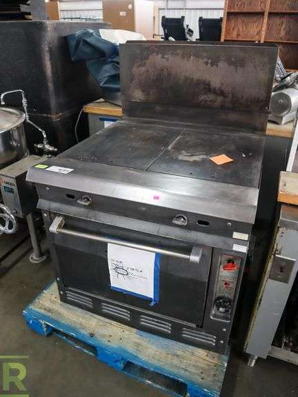 Vulcan 2-Burner Hot Plate Range With Lower Oven, 34" - Roller Auctions