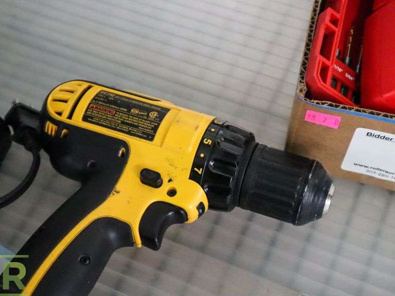 DeWalt DC742 Drill With Batteries and Charger - Roller Auctions