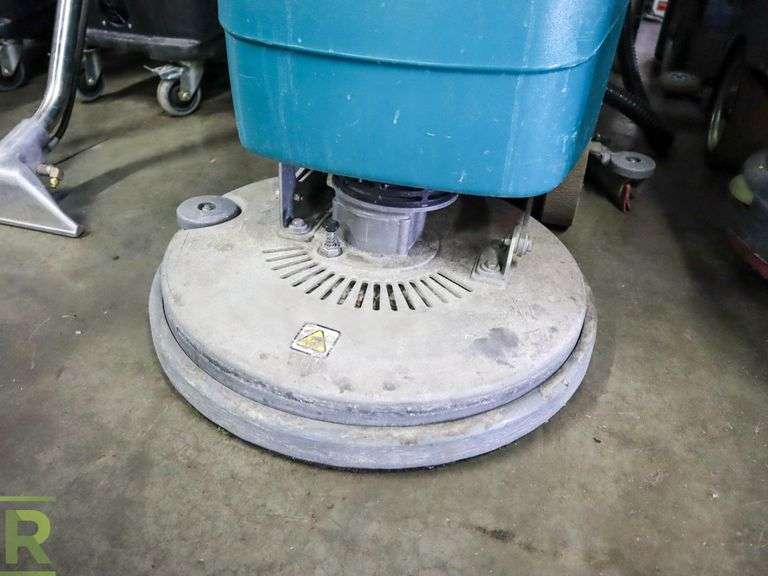 Tennant T3 Floor Scrubber - Roller Auctions