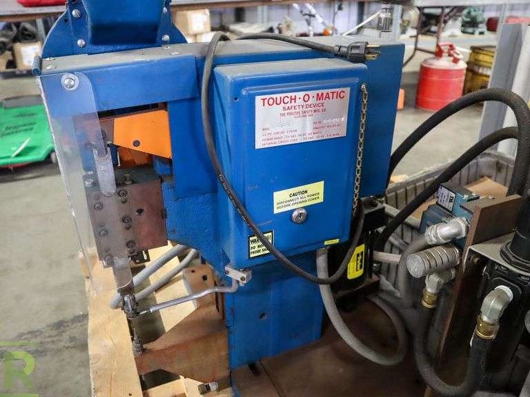 Chicago Rivet 241A Rivet Machine - Roller Auctions