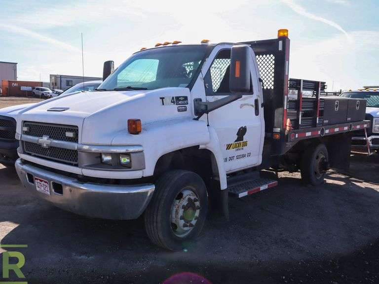 2005 Chevrolet C4500 S/A Flatbed Truck - Roller Auctions
