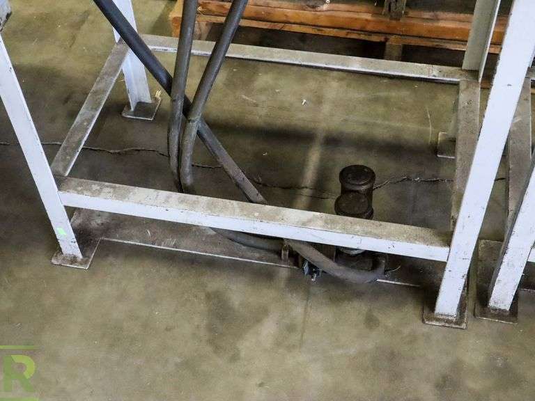 Burton Press Company Pneumatic Punch - Roller Auctions