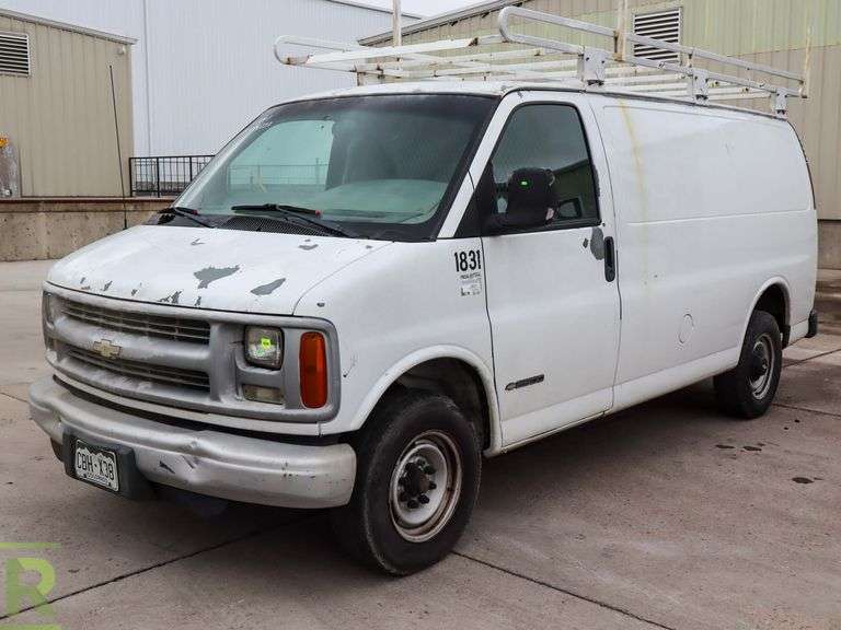 2001 Chevrolet Express G2500 RWD Cargo Van - Roller Auctions