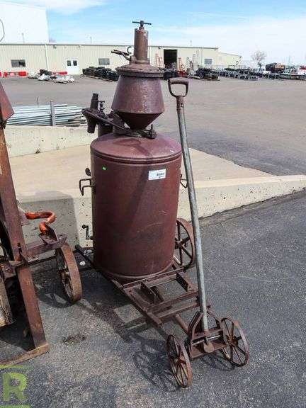 Smith's Type D Portable Automatic Acetylene Generator - Roller Auctions