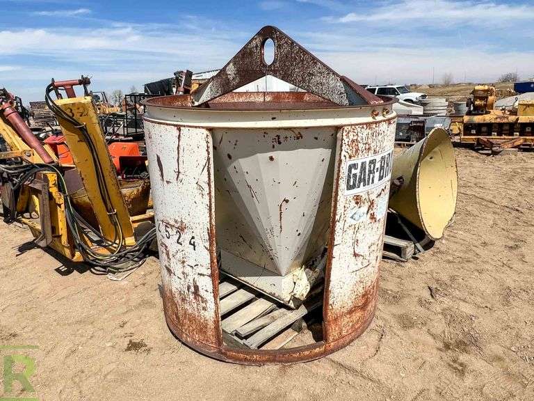 Gar-Bro 433-G Concrete Bucket, 7400 Lb Capacity - Roller Auctions