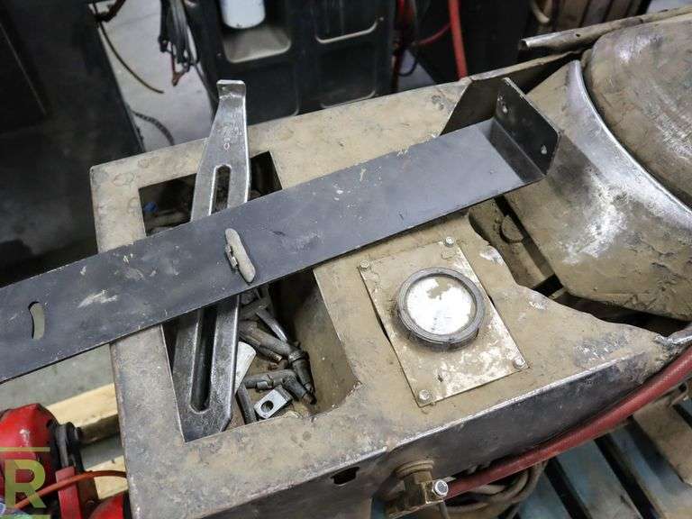 FMC Tire Changer - Roller Auctions