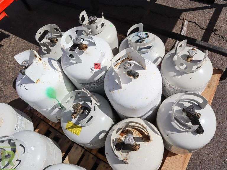 Pallet of Propane Tanks - Roller Auctions