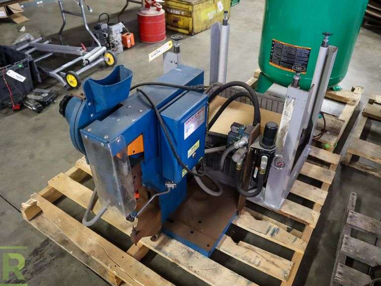 Chicago Rivet 241A Rivet Machine - Roller Auctions