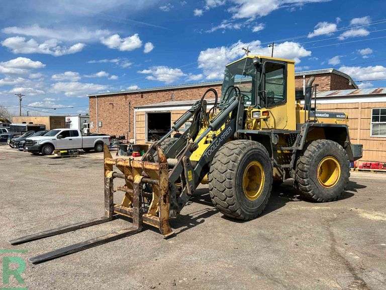 2002 Komatsu WA250 Front End Loader - Roller Auctions