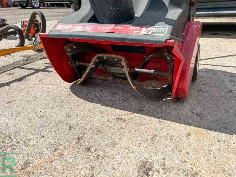 MTD Pro Snowblower, 21" Clearing Width, 5.0hp 2-Cycle Gas Engine ...
