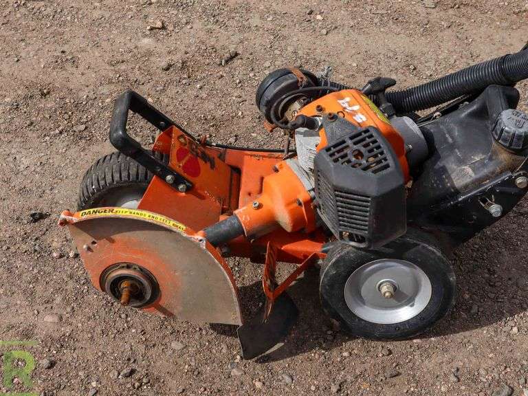 Tanaka TLE-600 Gas Lawn Edger (Roller Auction Unable To Start) - Roller ...