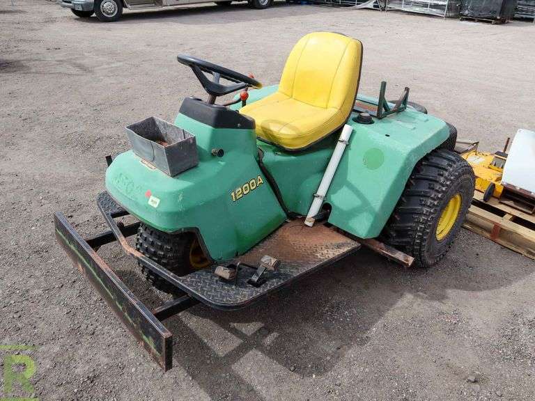 John Deere 1200A RWD Bunker Rake - Roller Auctions