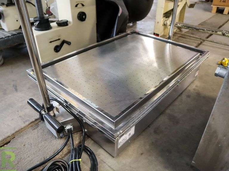 Centroform EZ Form LV1827 Vacuum Forming Machine - Roller Auctions