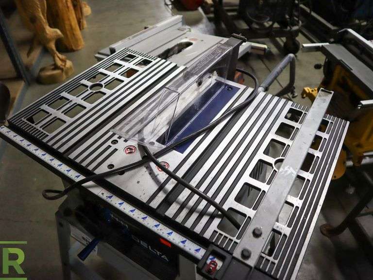 Delta Shopmaster TS200LS 10" Bench Saw on Stand - Roller Auctions