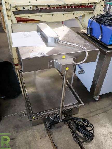 Centroform EZ Form LV1827 Vacuum Forming Machine - Roller Auctions