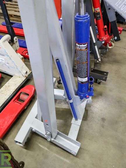 Duralast 2-Ton Shop Engine Hoist - Roller Auctions