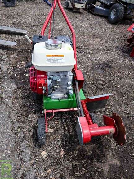 Whipper Clipper Lawn Edger, Honda GX120 Gas Engine - Roller Auctions