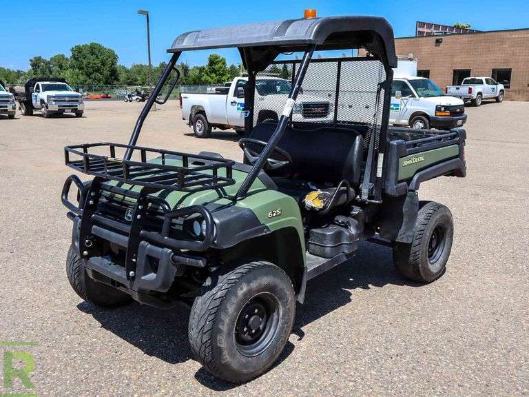 2013 John Deere 625i Gator 4x4 - Roller Auctions